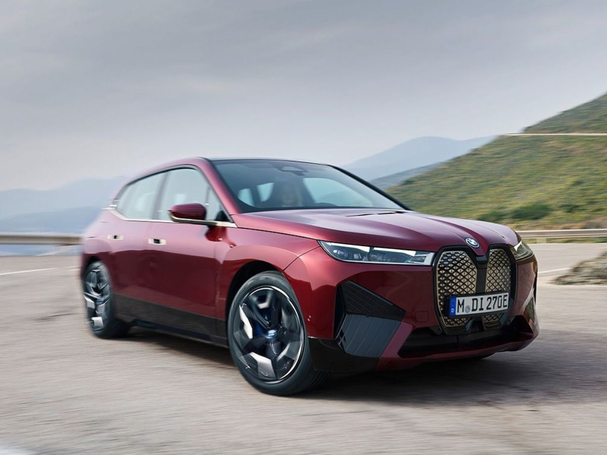 Explore the 2025 BMW iX: Redefining Electric Luxury SUVs